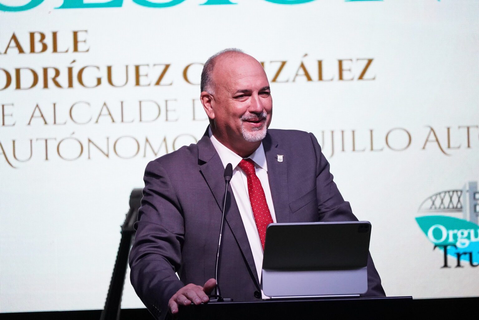 Pedro A. Rodríguez González juramenta como alcalde de Trujillo Alto y ...