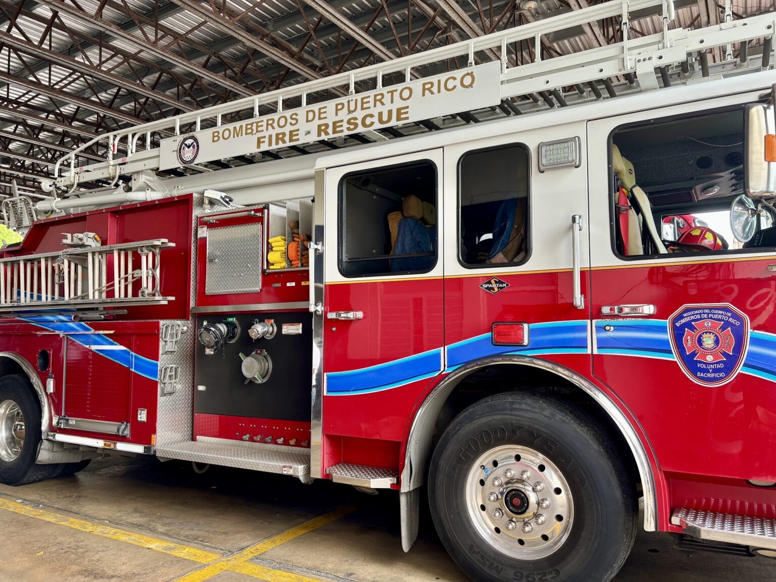Gobernadora anuncia Academia de Bomberos con 100 nuevas oportunidades ...