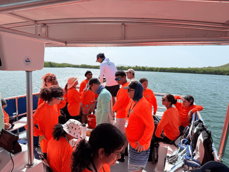 CAPACITAN A ESTUDIANTES PUERTORRIQUEÑOS EN LAS CIENCIAS OCEÁNICAS Y ...