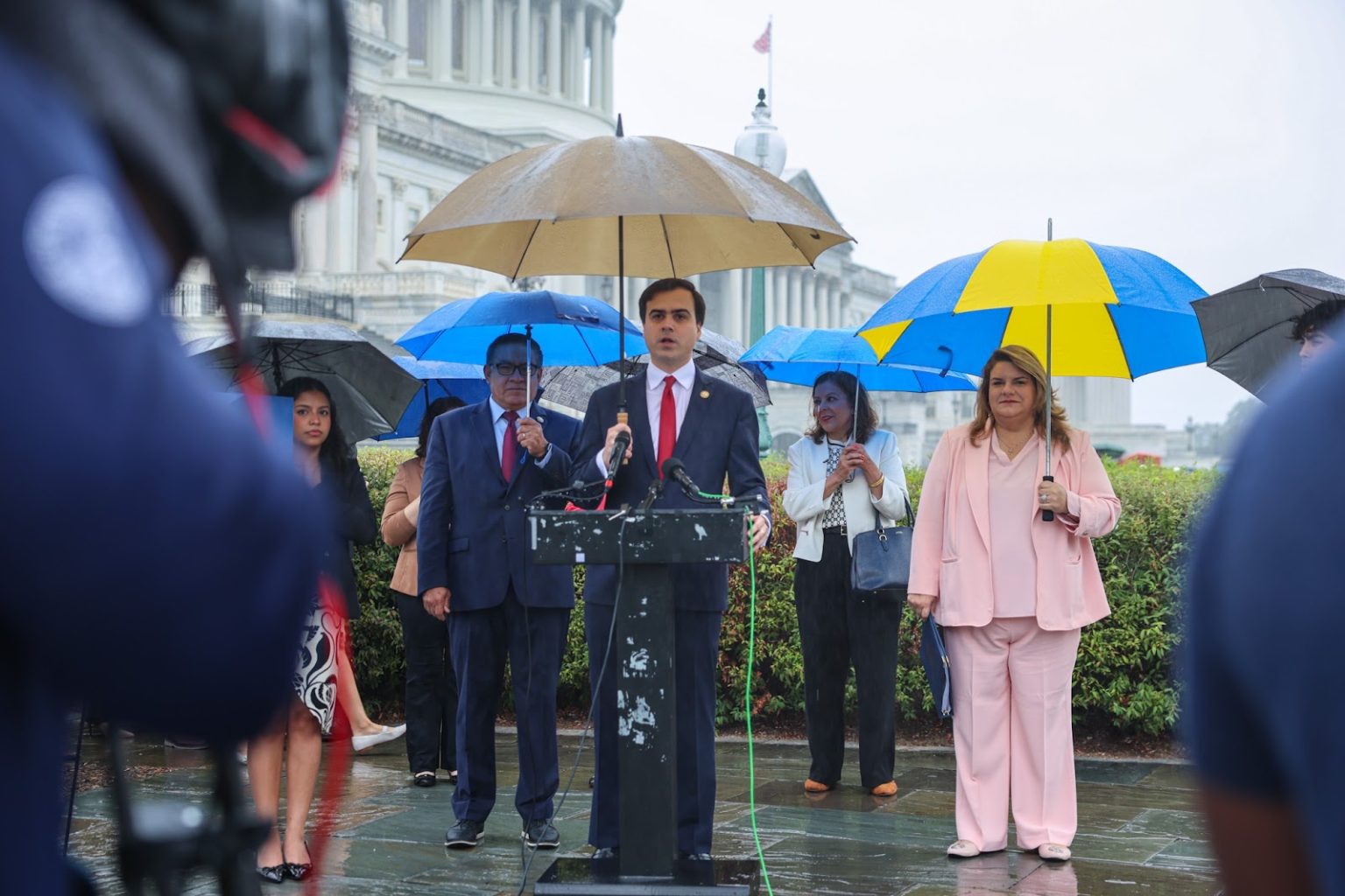 Comisionado Residente presenta legislación bipartita para transición de ...