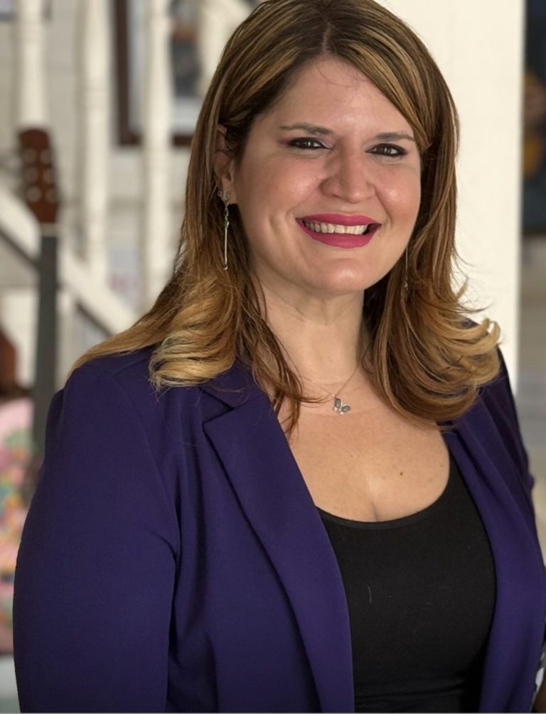 Representante Hau exhorta a apoyar los comercios de la montaña durante ...